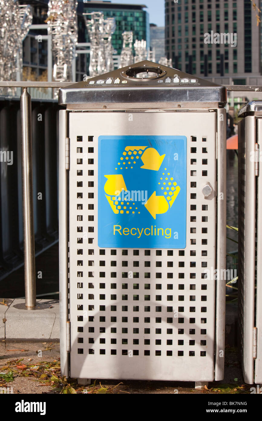 Recycling bin australia hi-res stock photography and images - Alamy