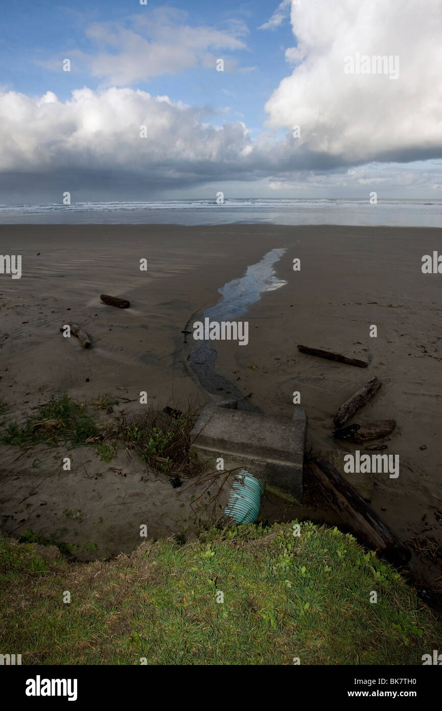 Storm drain pipe hi-res stock photography and images - Alamy
