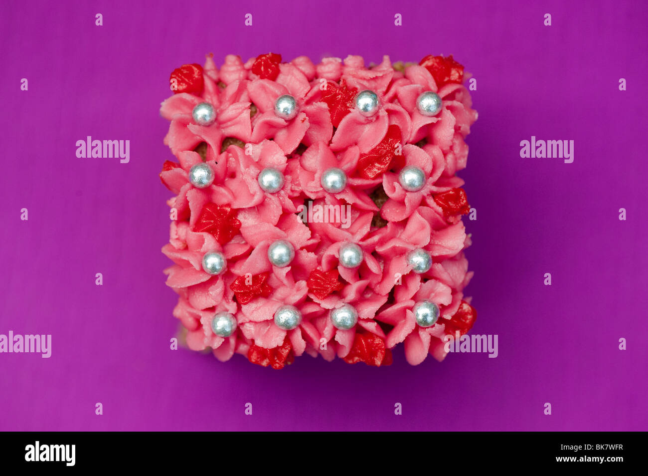 Iced cakes hi-res stock photography and images - Alamy