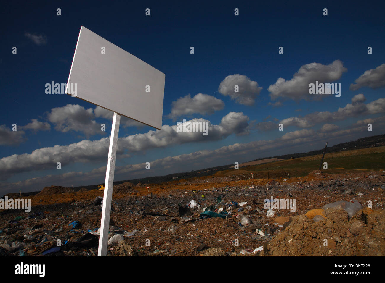 Landfill sign hi-res stock photography and images - Alamy