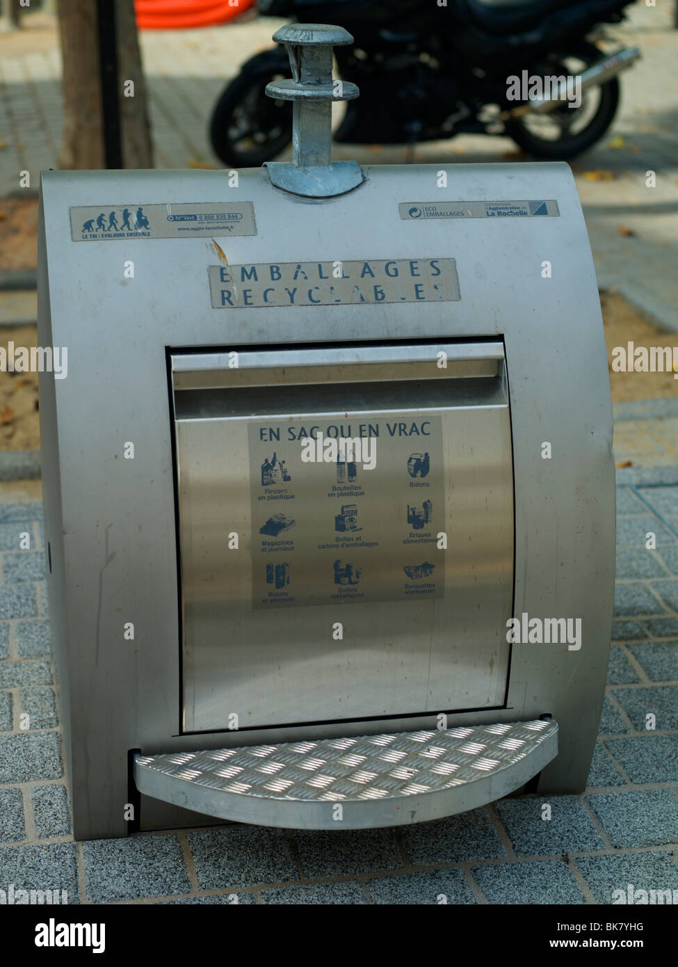 Recycle drop off bin hi-res stock photography and images - Alamy