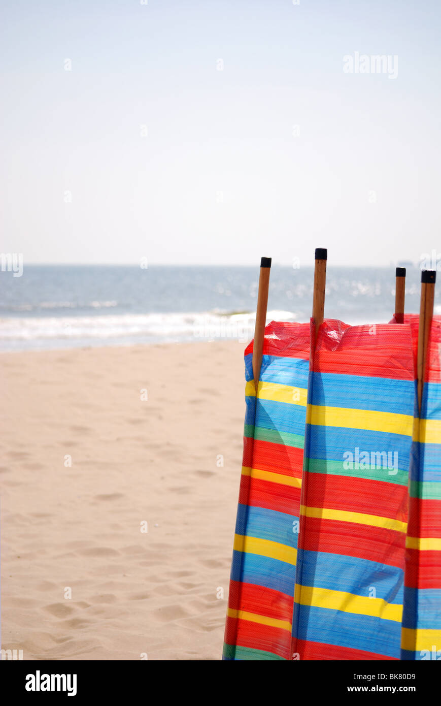 Beach wind breaker hi-res stock photography and images - Alamy