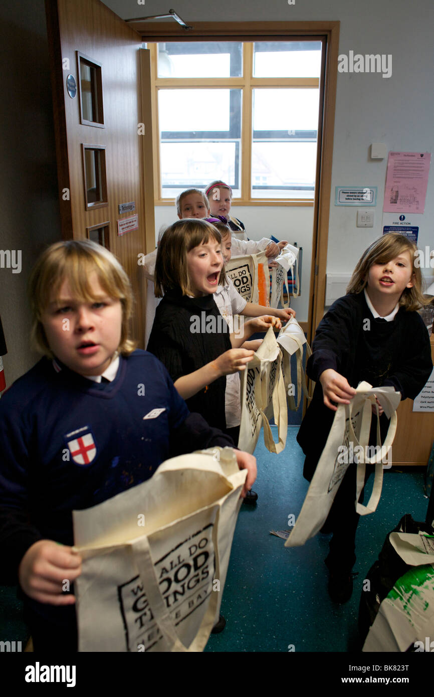 School Children being taught Screen Printing Stock Photo - Alamy