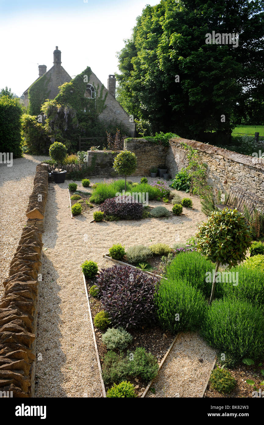 Country house walled garden hi-res stock photography and images - Alamy