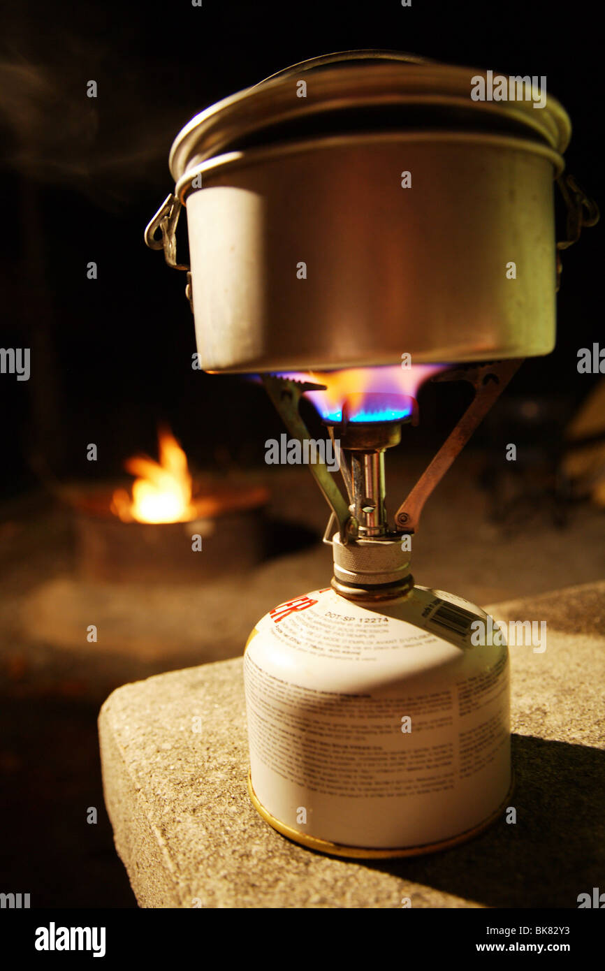Boiling water stove hi-res stock photography and images - Alamy