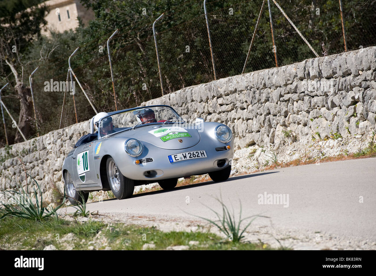 Porsche spider racing car hi-res stock photography and images - Alamy