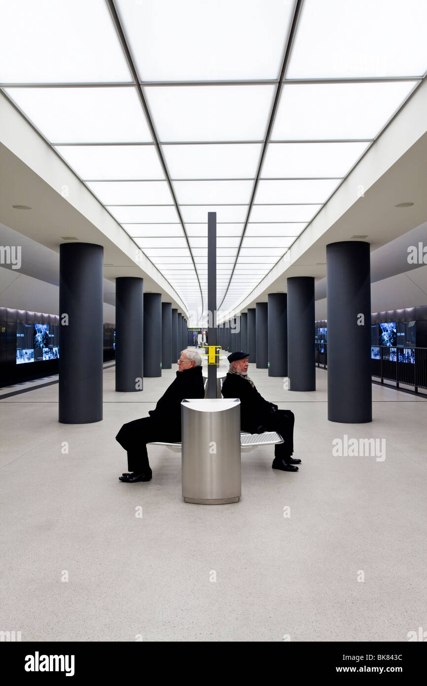 Futuristic subway or train station hi-res stock photography and images ...