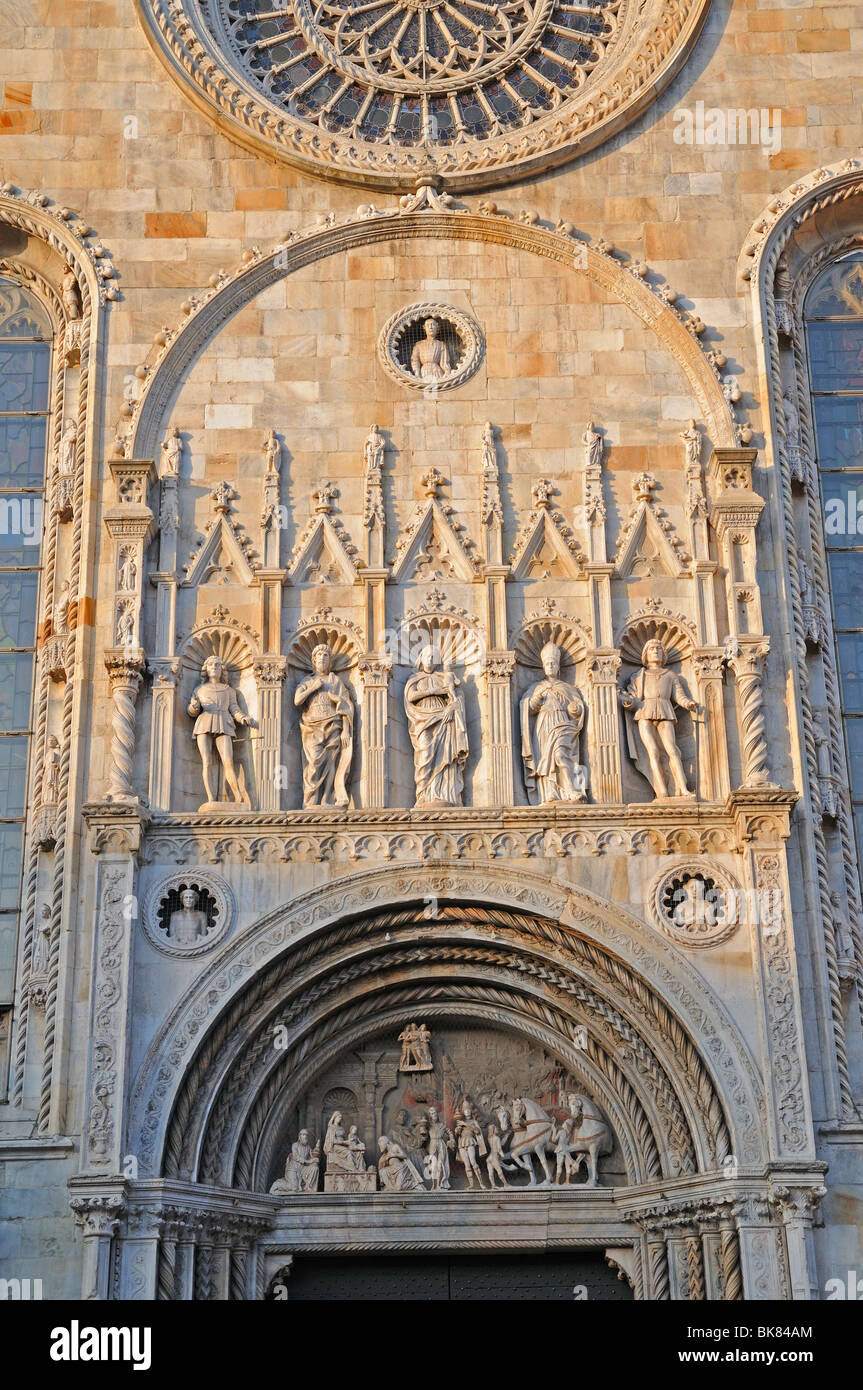 Como cathedral gothic architecture hi-res stock photography and images ...