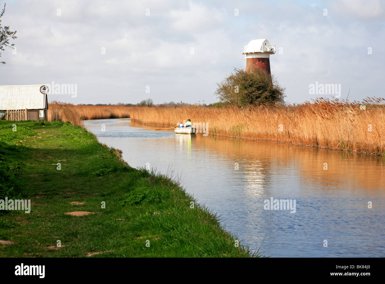 Rowing in the Cut between Martham Broad and West Somerton Staithe ...