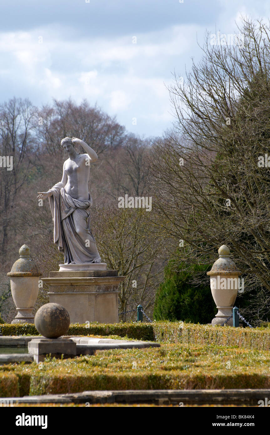 Classical statuary in the formal gardens at Blenheim Palace Stock Photo ...