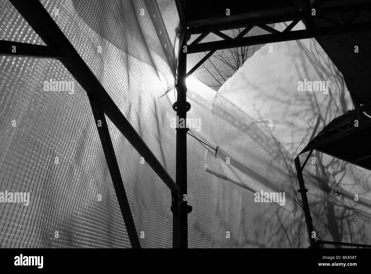 Wrapped scaffolding Black and White Stock Photos & Images - Alamy
