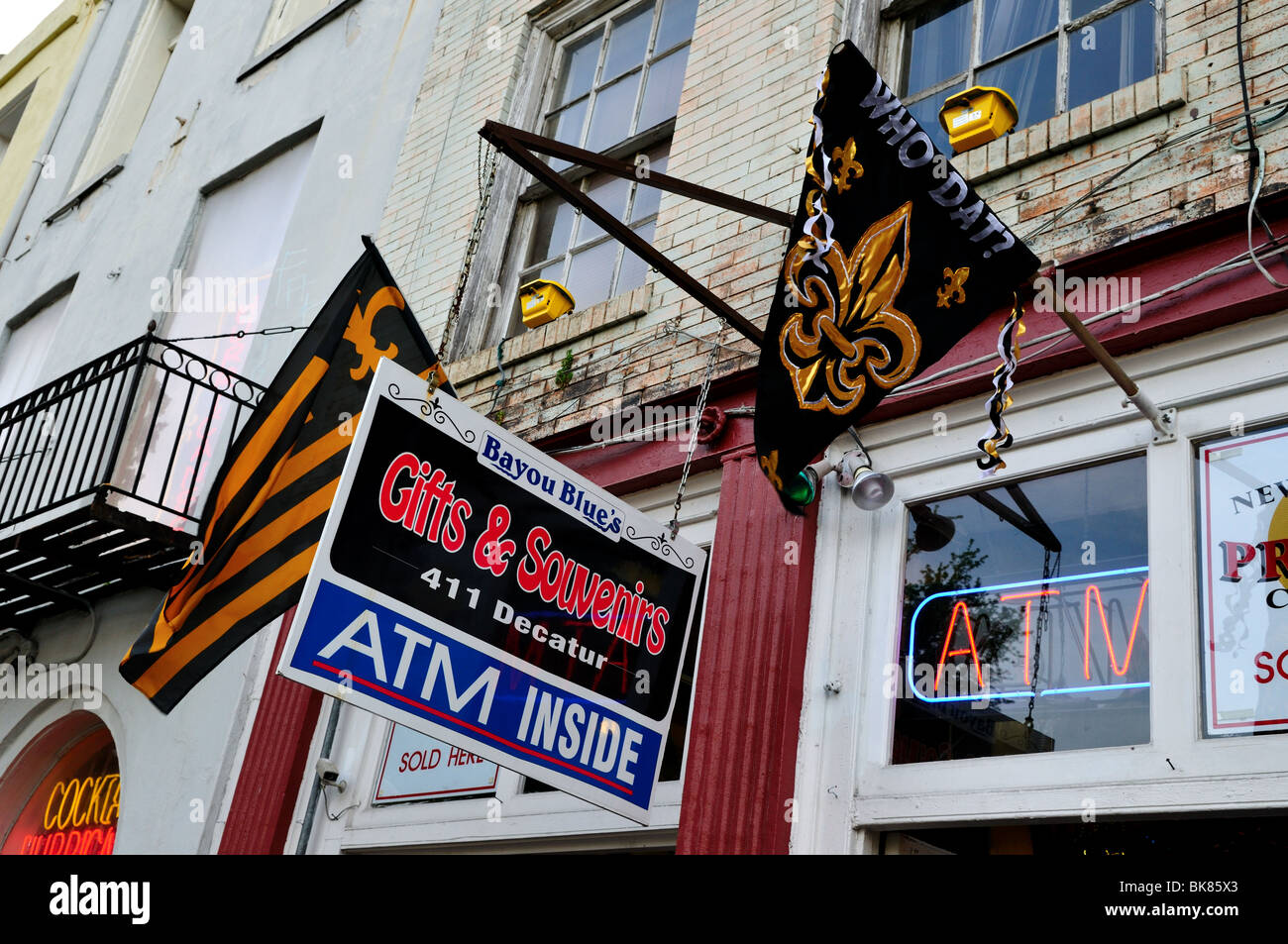 Antique street signs hi-res stock photography and images - Alamy