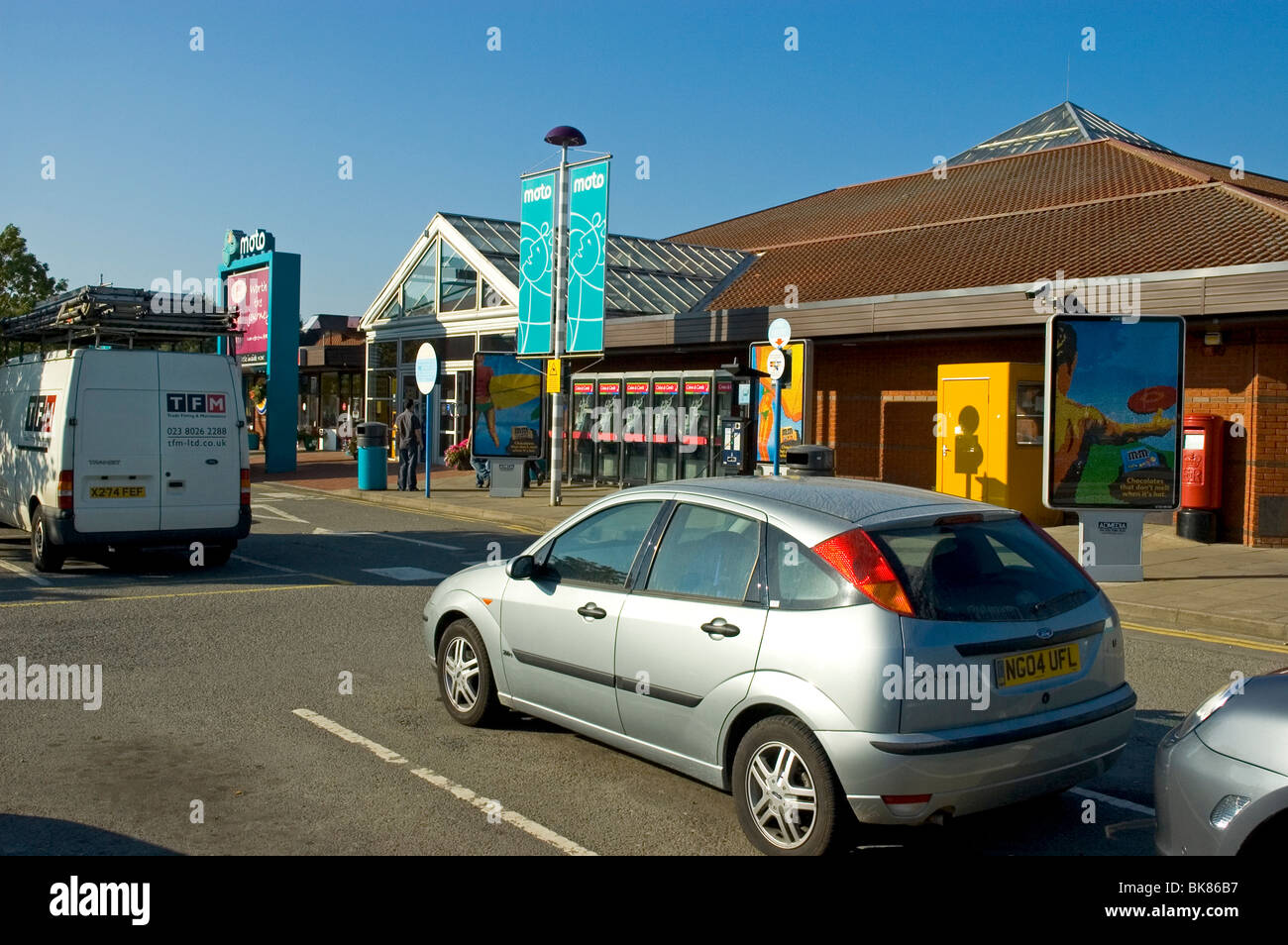Motorway service stations hi-res stock photography and images - Alamy
