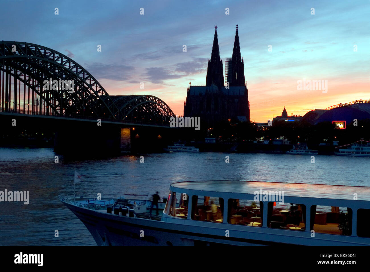 Cologne, Dom & Hohenzollernbrucke Stock Photo - Alamy Cologne, Dom & Hohenzollernbrucke Stock Photo - Alamy