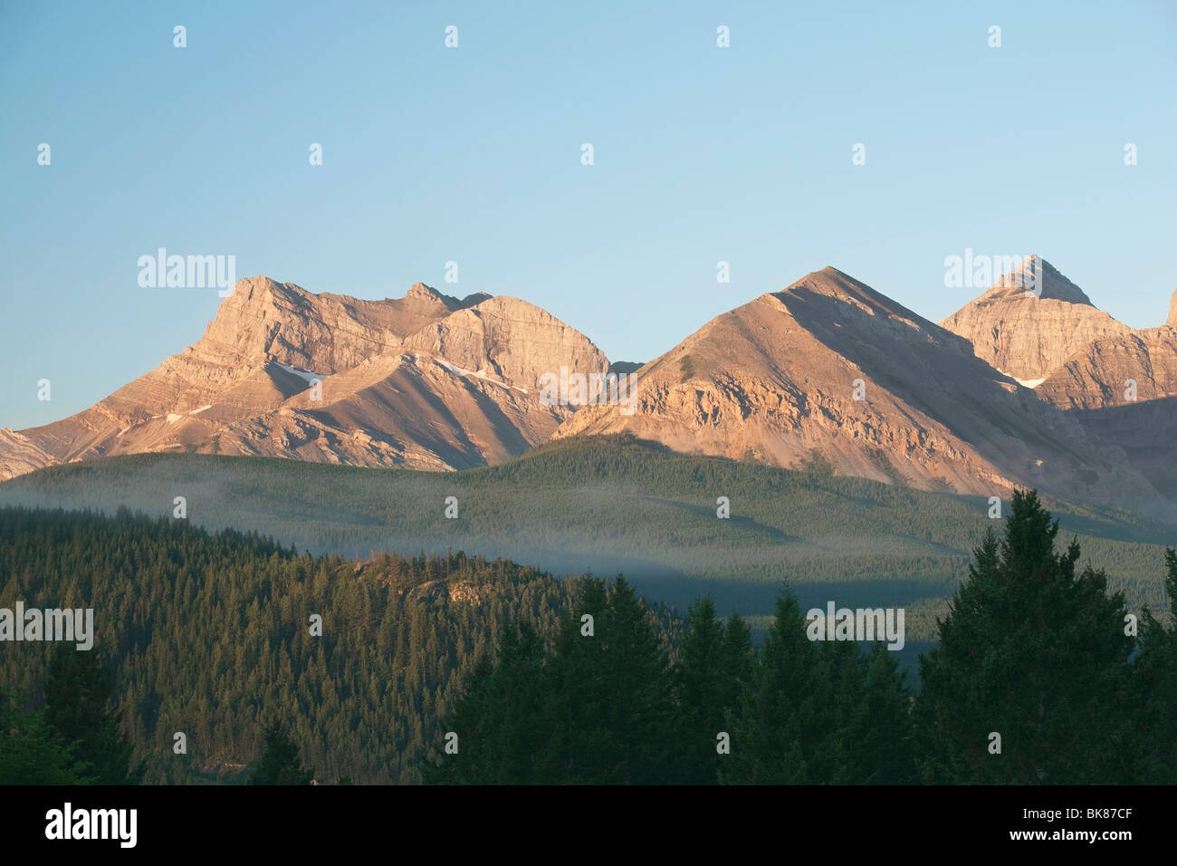 Crowsnest range hi-res stock photography and images - Alamy