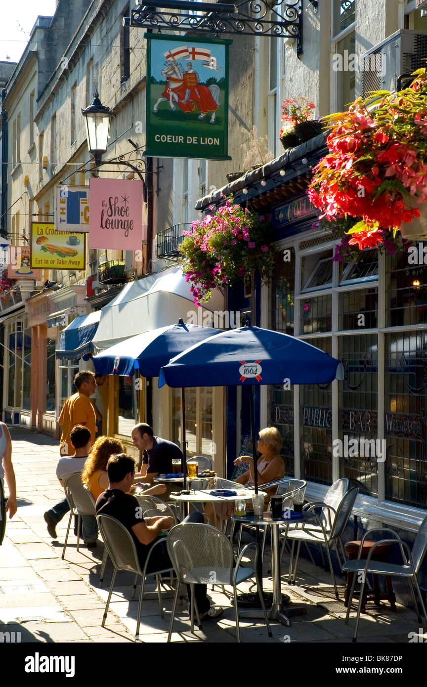 Alfresco bath hi-res stock photography and images - Alamy