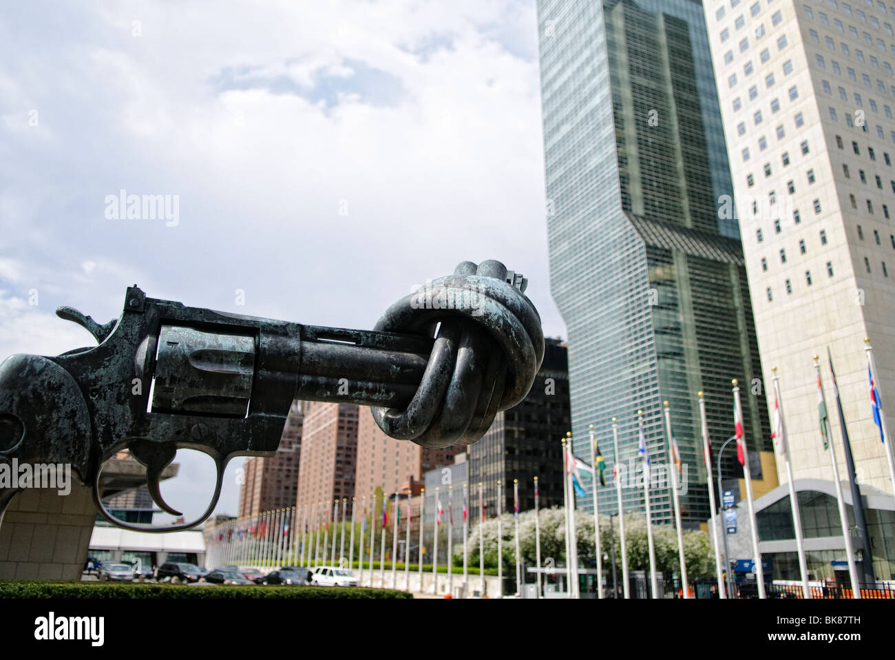 Non Violence Knotted Gun Sculpture United Nations New York City // NEW ...