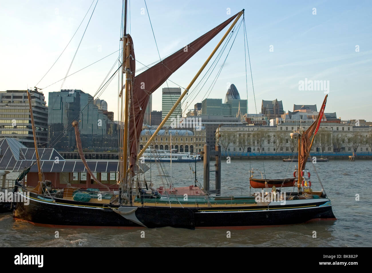 Sailing barge boat hi-res stock photography and images - Alamy