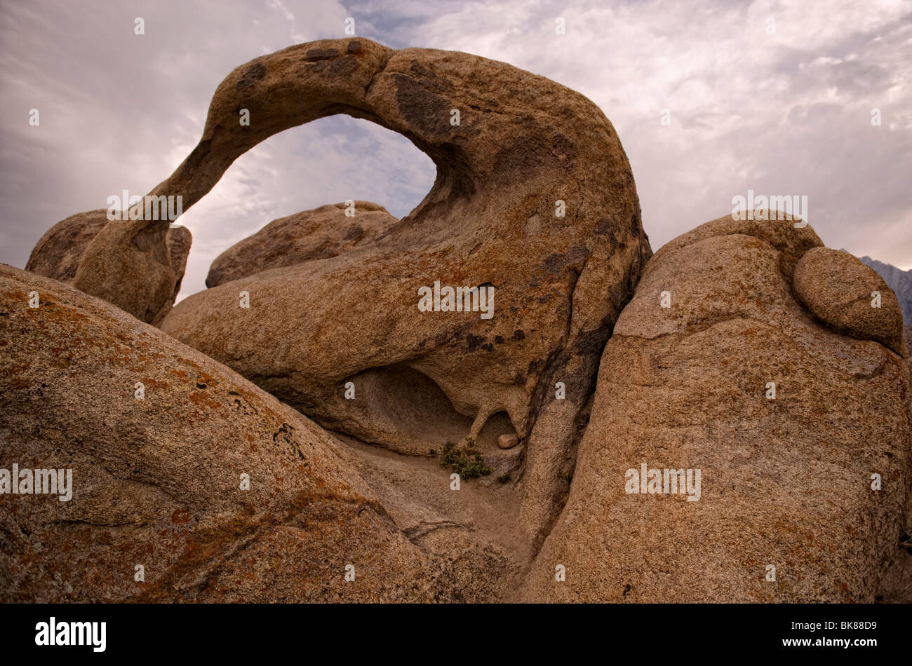 Mobius Arch at sunset, Alabama Hills, Lone Pine, California, USA Stock ...