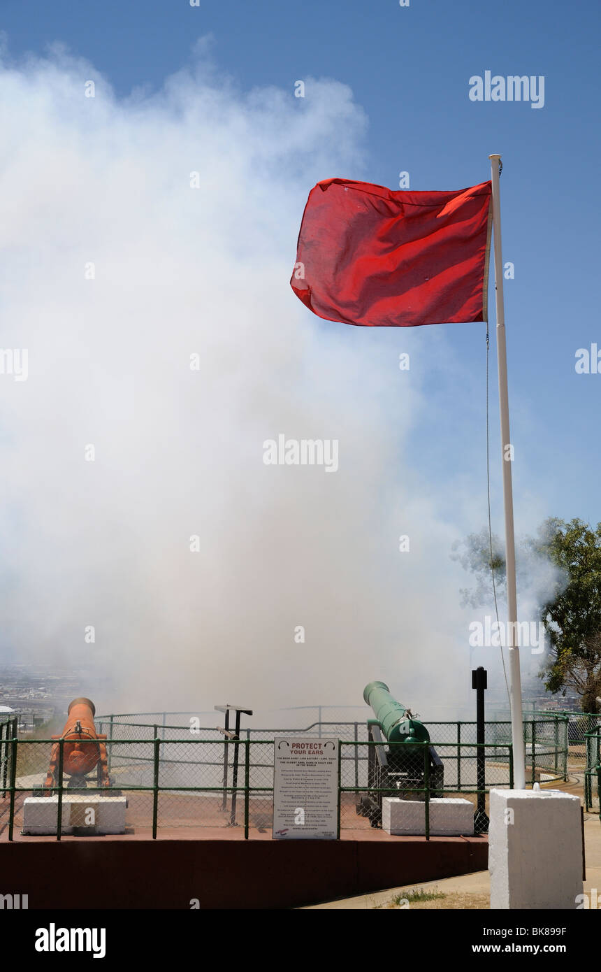 The automatic firing of the Noonday gun above Cape Town South Africa ...