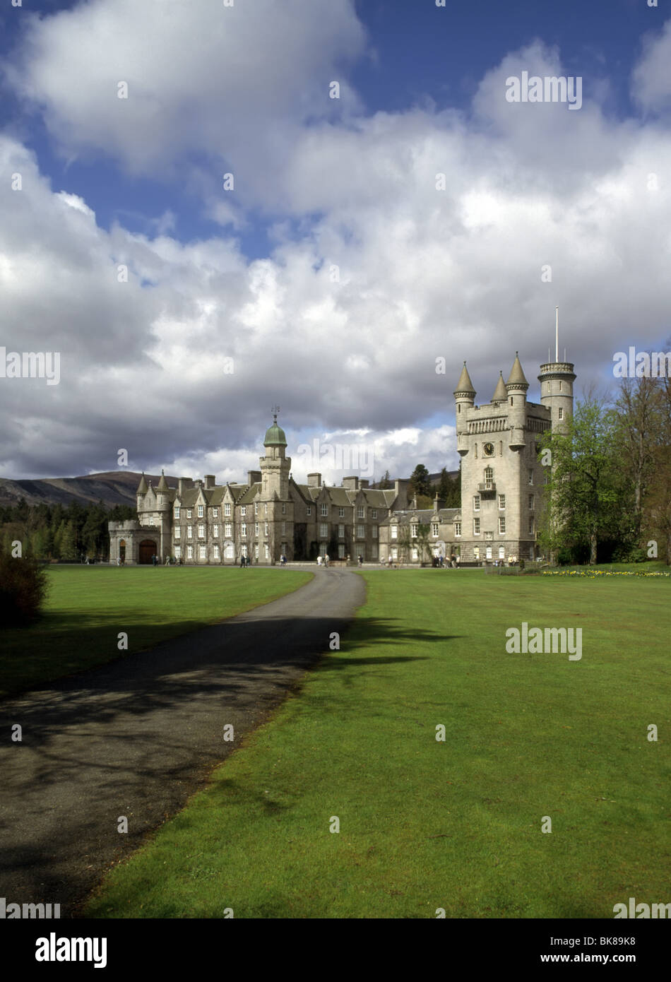 Balmoral Castle Victorian Royal Scottish baronial mansion & Estate ...