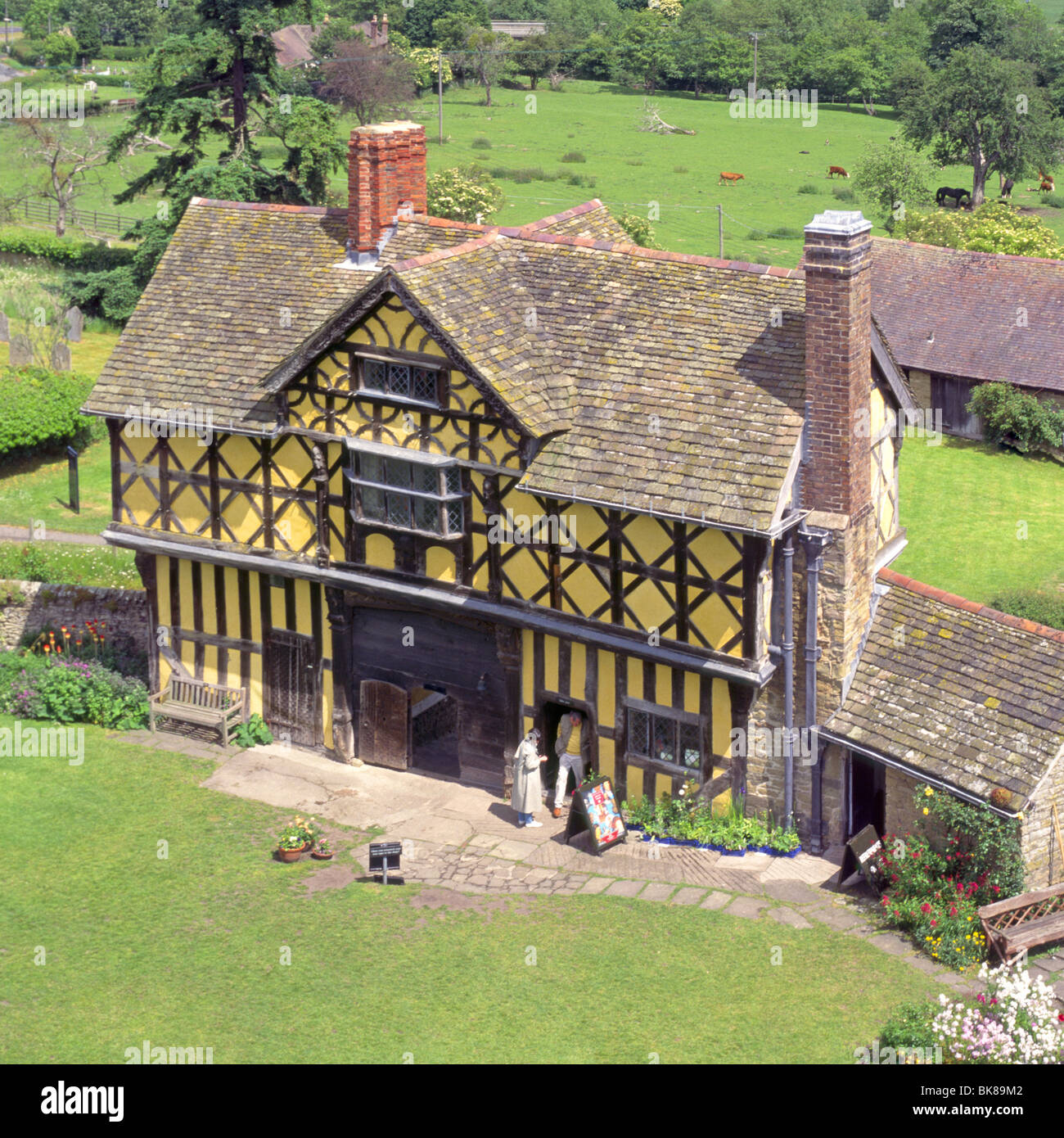 Tudor jacobean architecture hi-res stock photography and images - Alamy