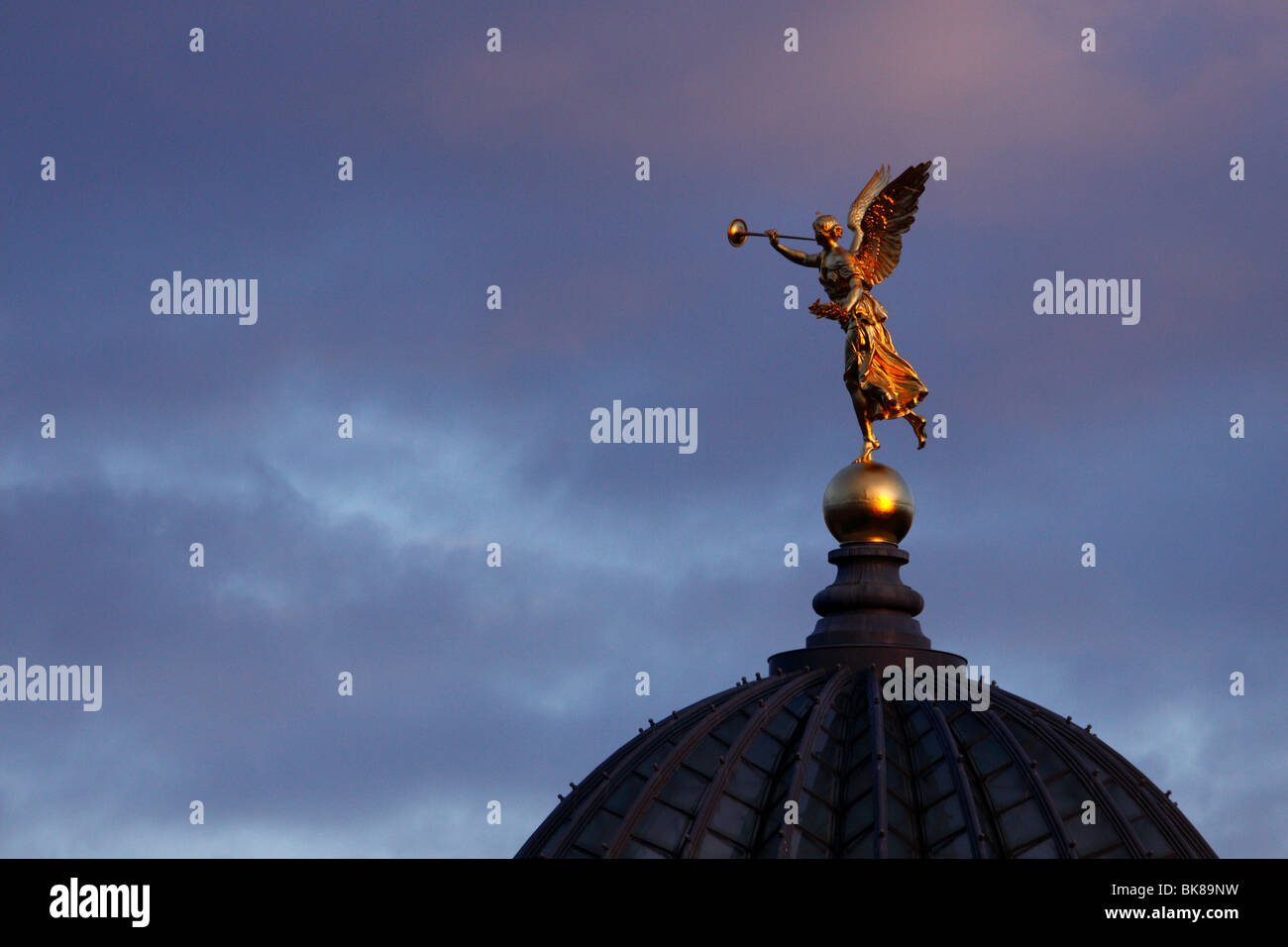 Angel in the center of the ceiling hi-res stock photography and images ...