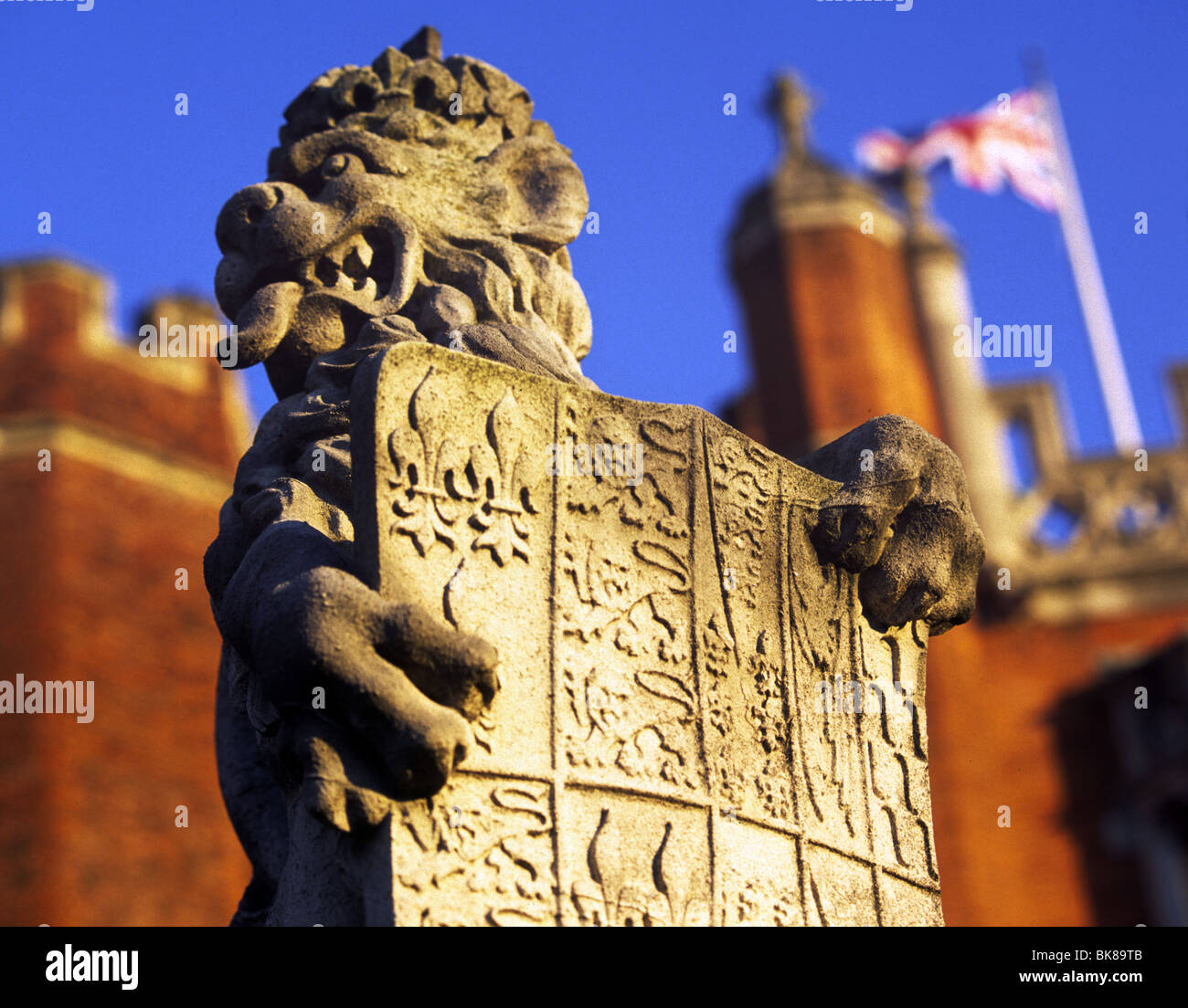 Hampton Court & Lion Statue Stock Photo - Alamy