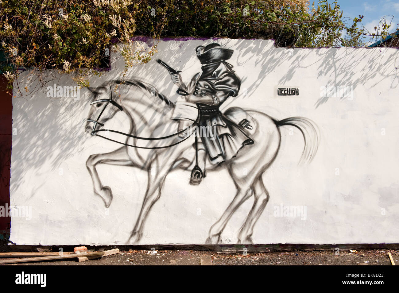 Highwayman robber on horse back Stock Photo - Alamy
