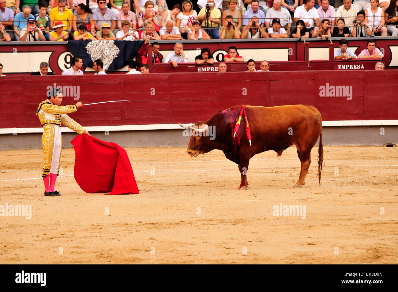 Scarlet cloth hi-res stock photography and images - Alamy