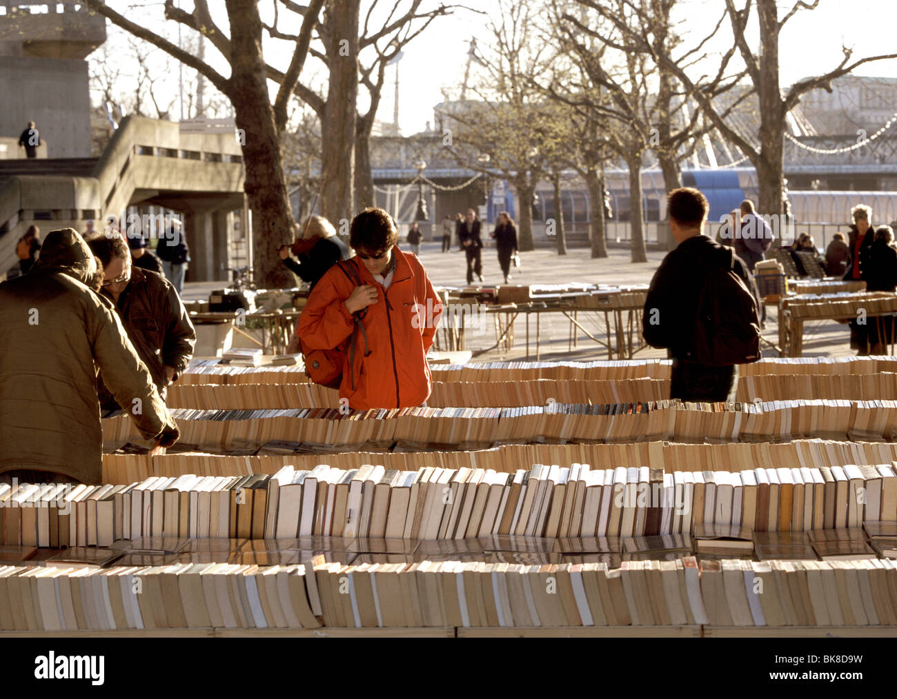 Bank embankment hi-res stock photography and images - Alamy