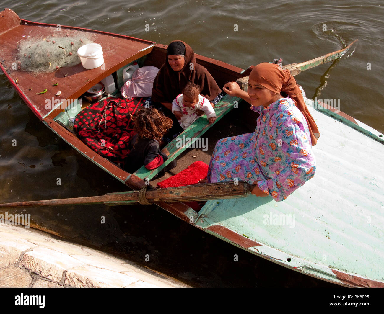 Women in traditional rowboats hi-res stock photography and images - Alamy