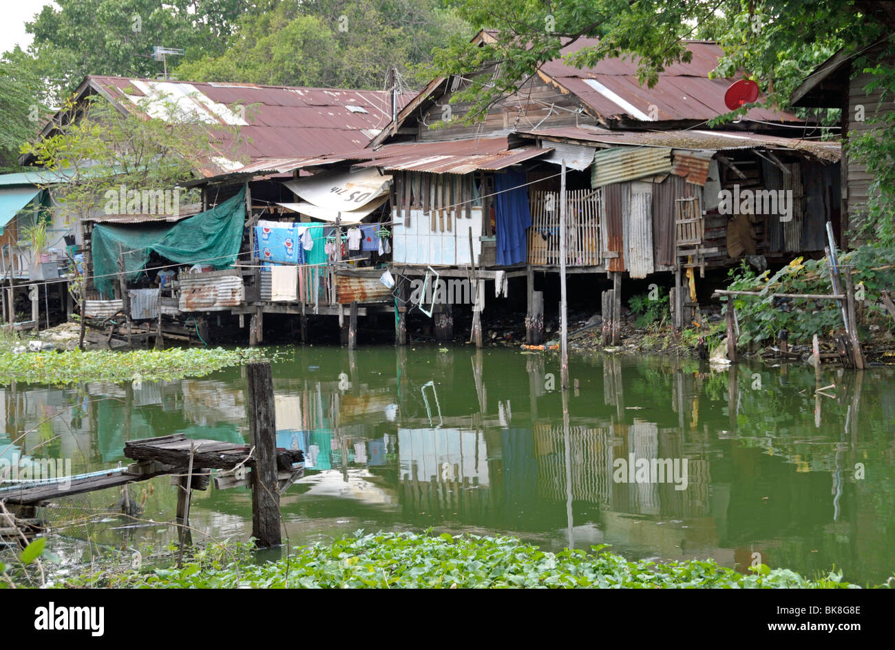 Slum houses hi-res stock photography and images - Alamy