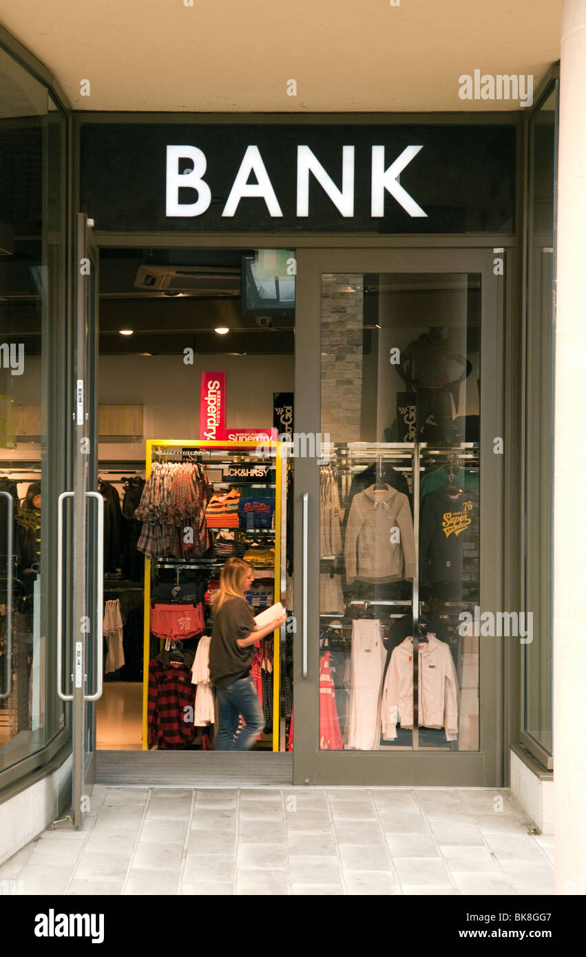 Clothing bank uk hi-res stock photography and images - Alamy