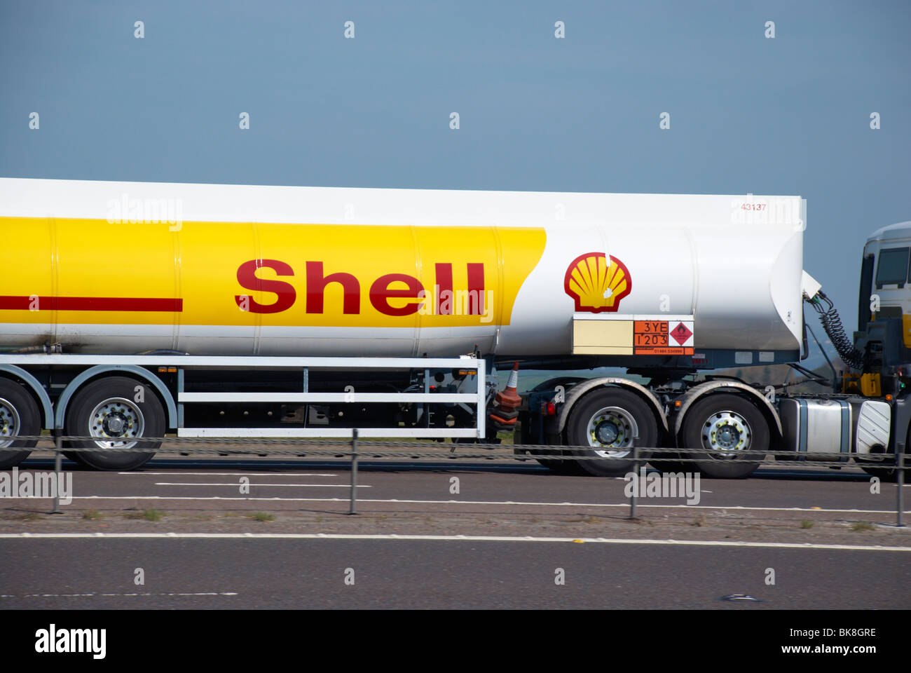 Shell petrol tanker hi-res stock photography and images - Alamy