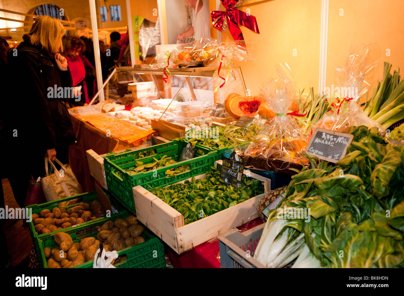 Women Shopping, Sustainable Business, Organic Food, Market Green Grocer ...