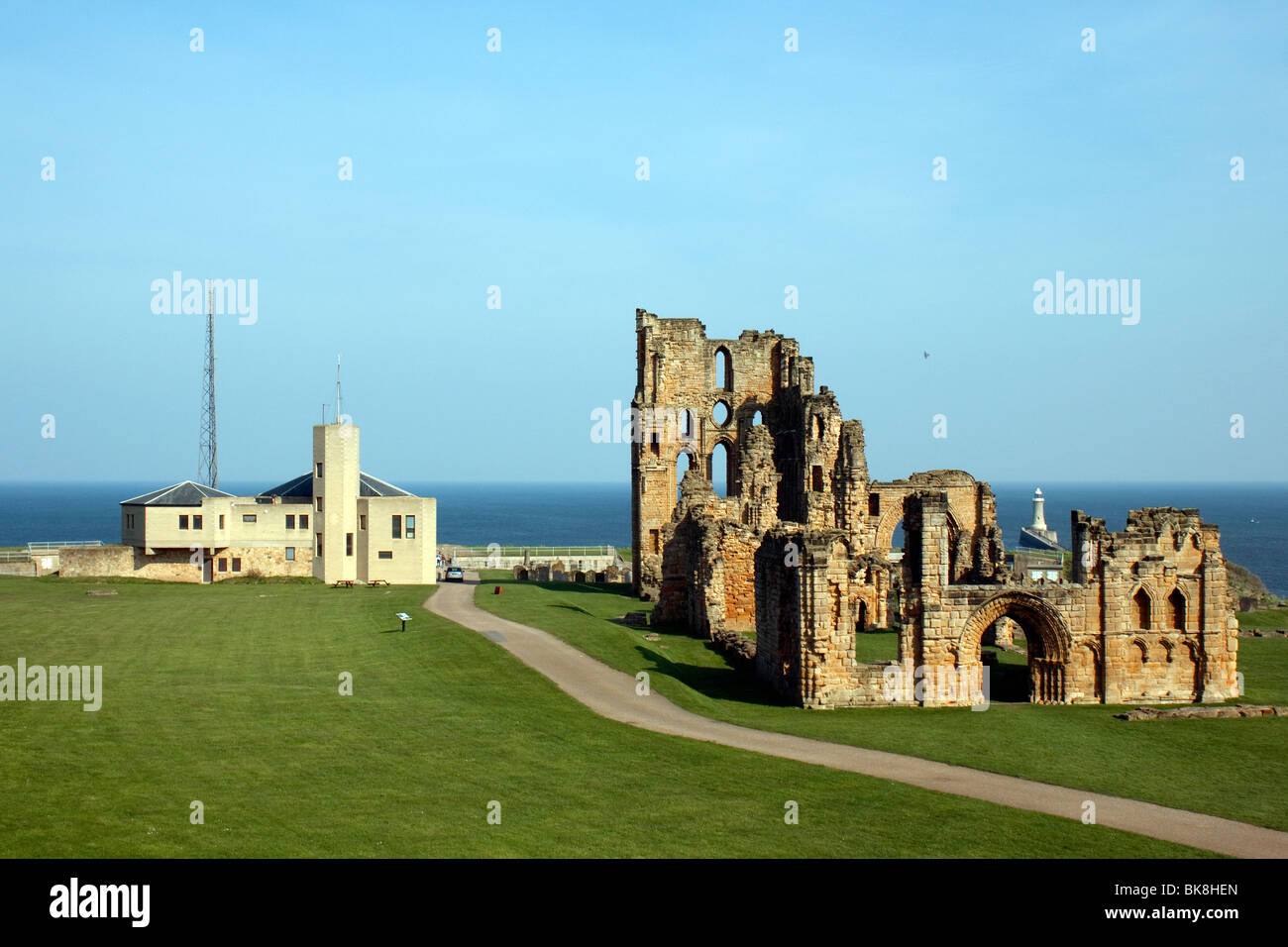 Coast tynemouth on north east coast High Resolution Stock Photography ...