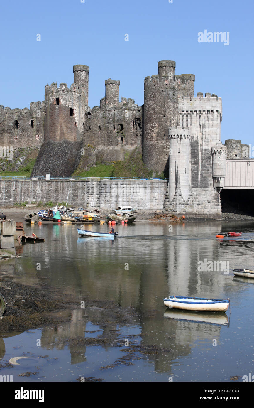 Conway ( Conwy )Castle and Robert Stephenson's Tubular Railway bridge ...
