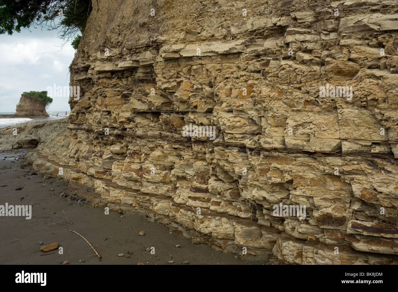Shale on cliffs hi-res stock photography and images - Alamy