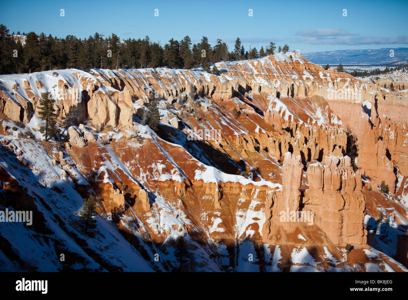 View of the hoodoos from Sunset Point at Bryce Canyon National Park ...