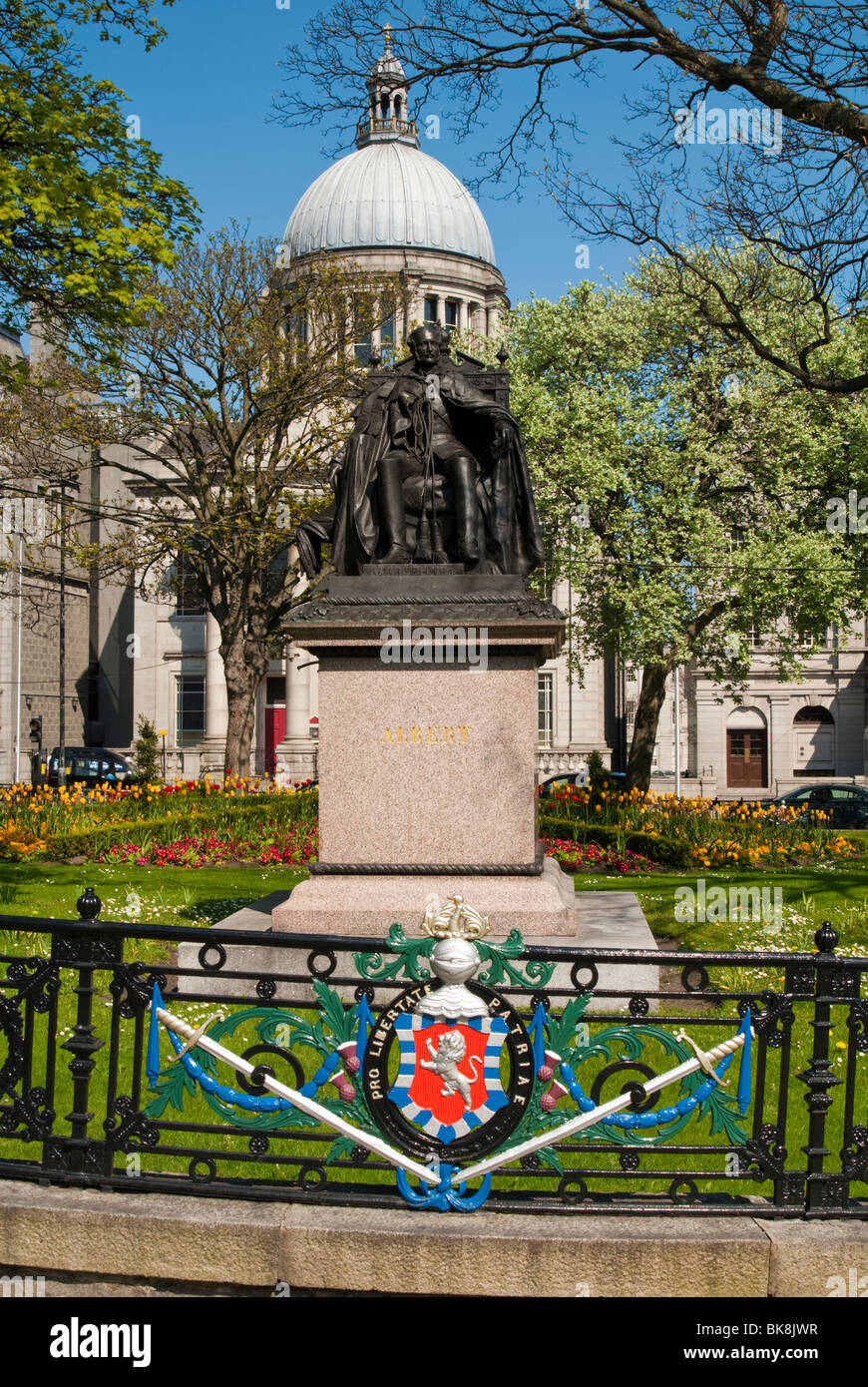 Prince albert statue hi-res stock photography and images - Alamy