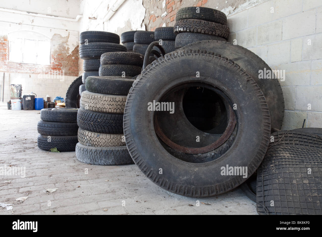 Pile of old tires hi-res stock photography and images - Alamy