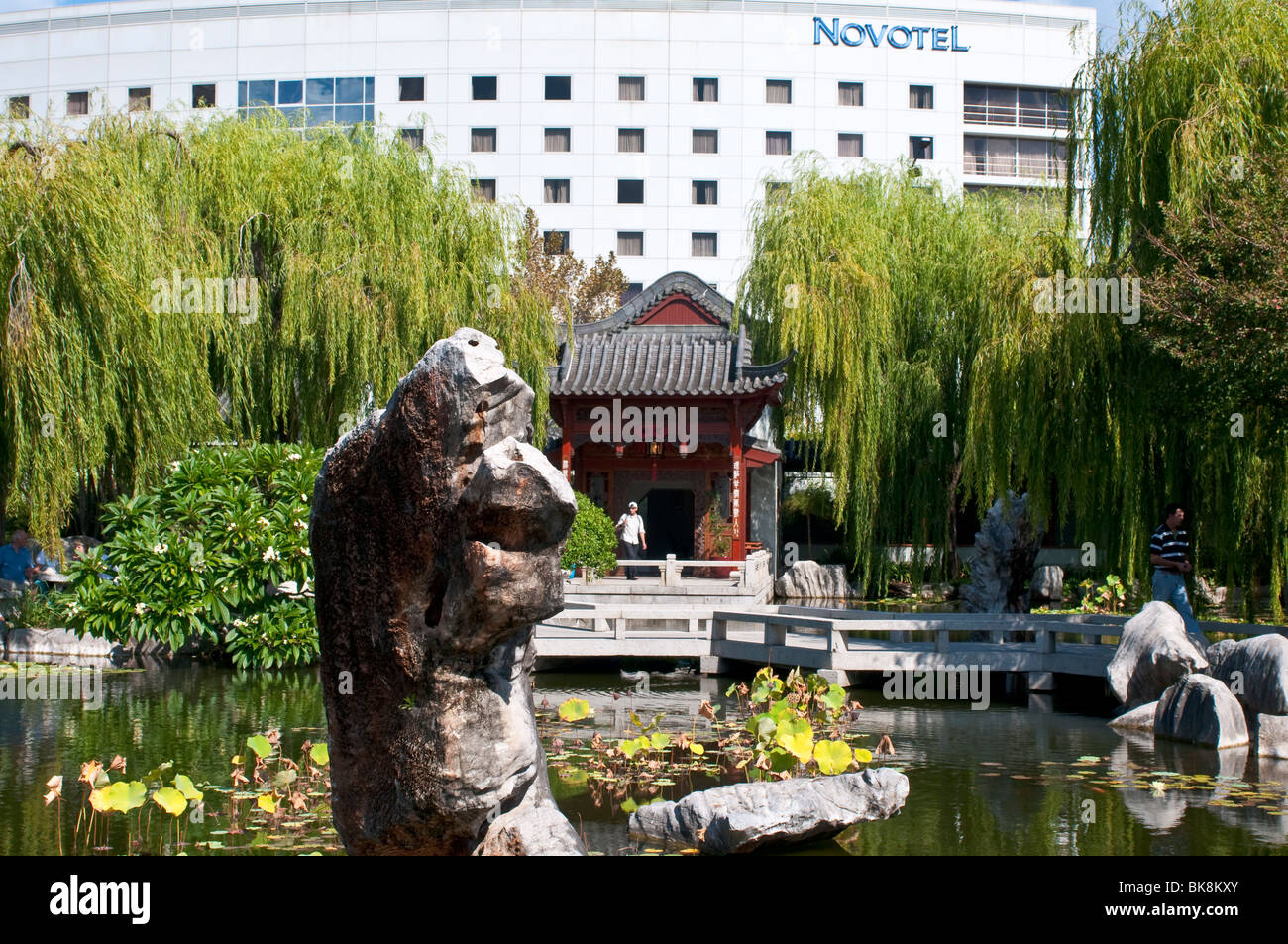 High rise roof garden hi-res stock photography and images - Alamy