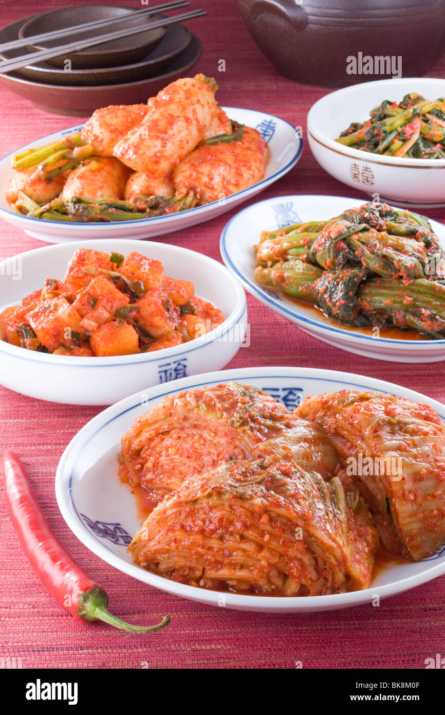 Kkakdugi kimchi hi-res stock photography and images - Alamy