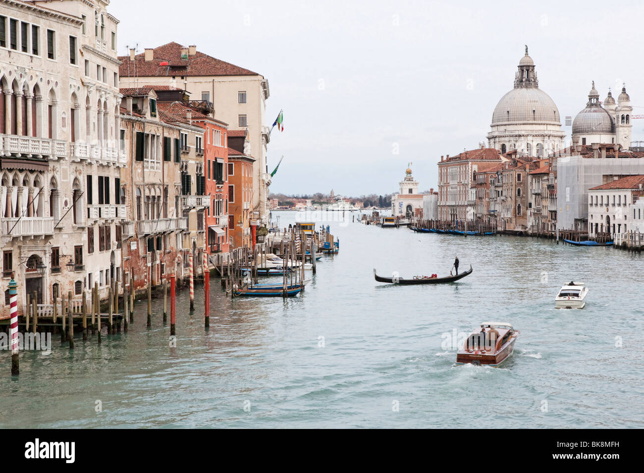 Typical canal side buildings hi-res stock photography and images - Alamy