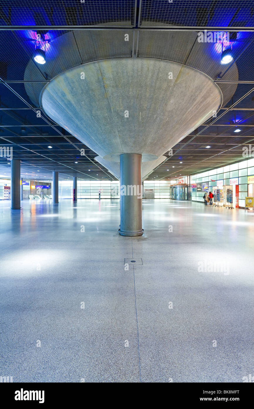 Futuristic subway or train station hi-res stock photography and images ...