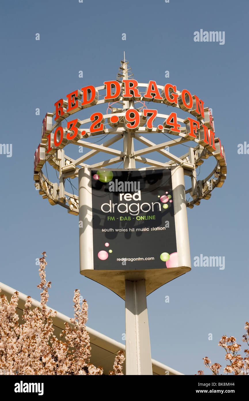 Red dragon centre hi-res stock photography and images - Alamy