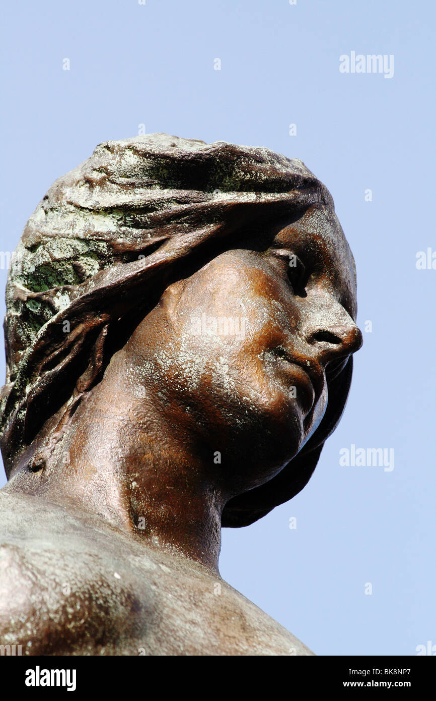 Statues by celebrated Victorian sculptor Alfred Drury in the art ...