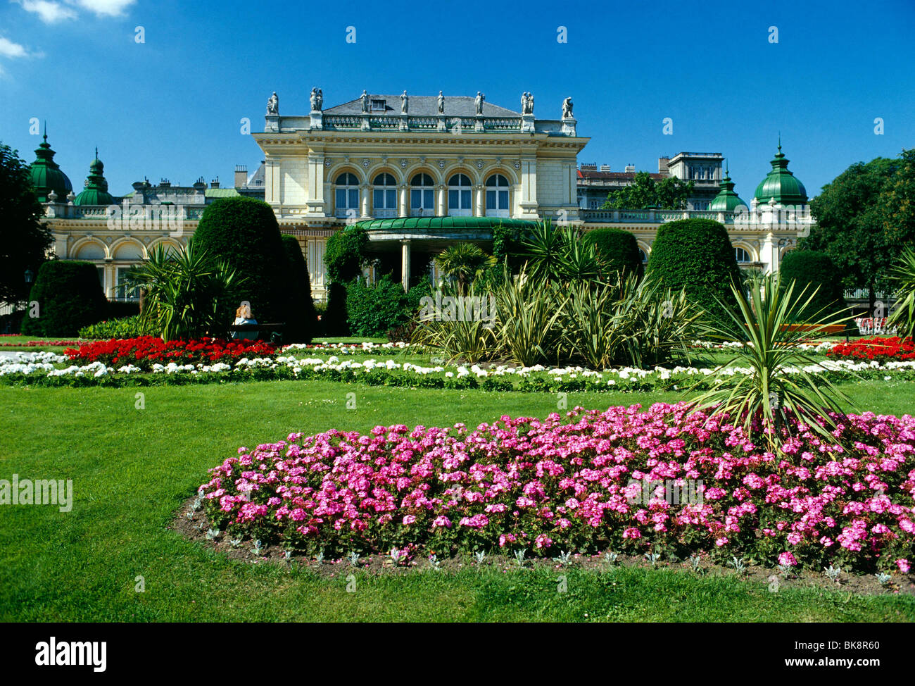 Kursalon & gardens, Stadtpark (City Park), Vienna, Austria Stock Photo - Alamy