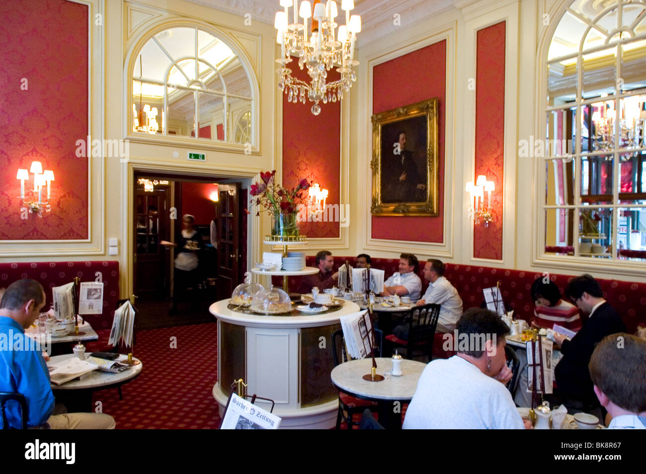 Vienna, Sacher Coffee House Stock Photo - Alamy